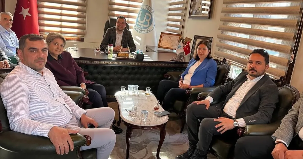 VELİ KOÇLU VE BAHRİ AZATÇAM'IN ANKARA'DAN MİSAFİRLERİ VARDI - Uşak'tan ...